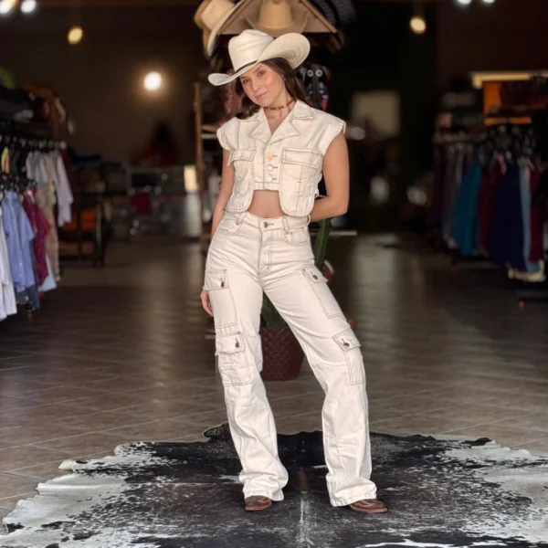 Conjunto Montana Colete e Calça Cargo Off White – Botas Country